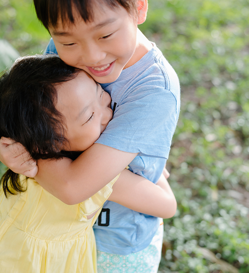 Casual beach walk family session with Kwek family | darinimages