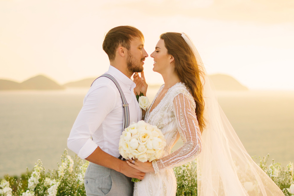 An Exquisitely Stylish Panoramic Rooftop Wedding Of Sophie & Sam At Sri ...