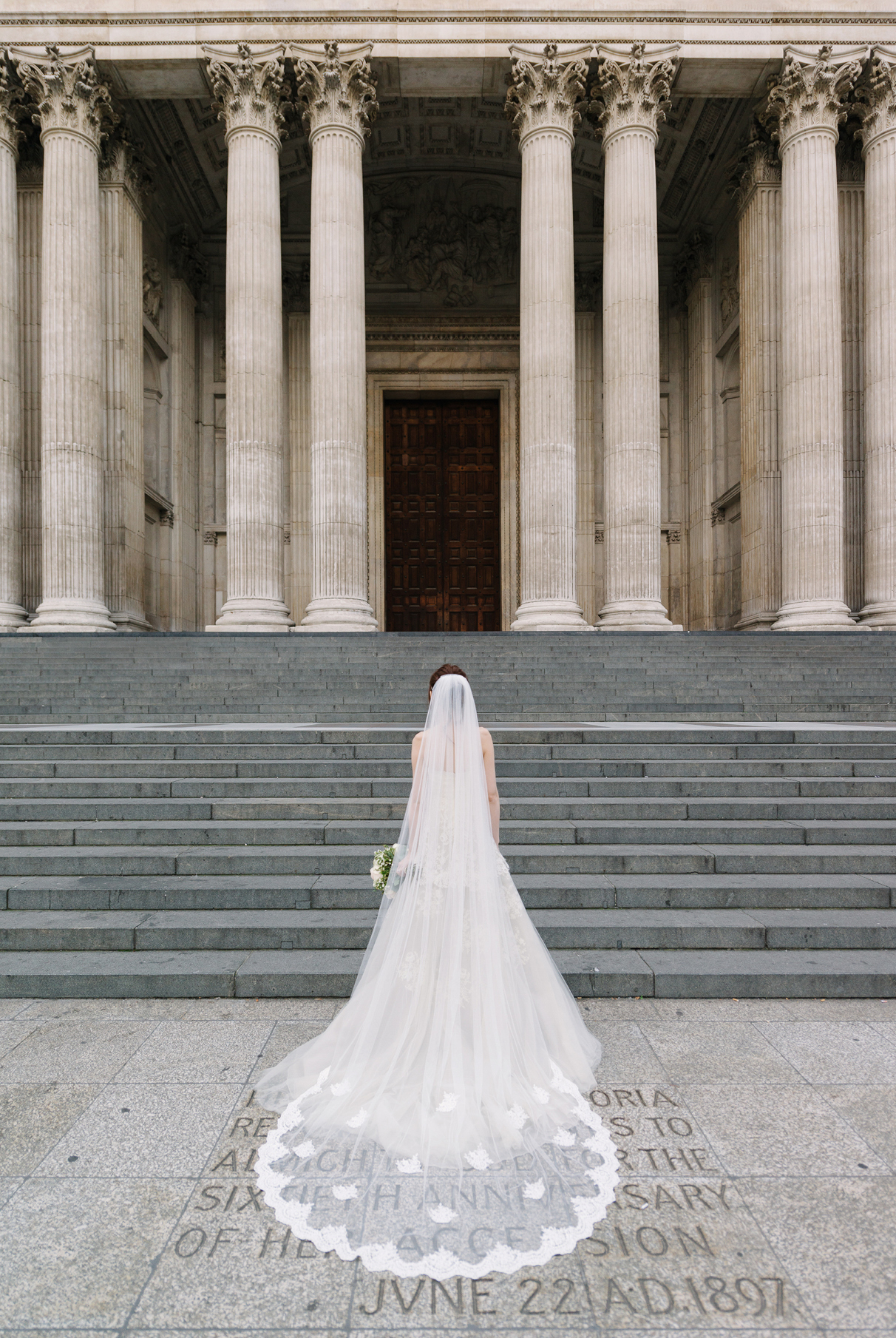 Classic engagement of Ruby & Kane in the historic architectures, heart ...